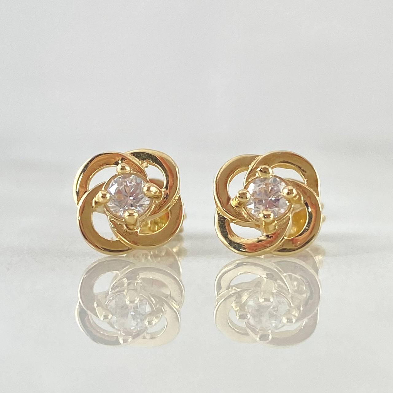 Topos Flor Espiral 1,85gr, Oro 18K 750 – Napoleone Joyas US